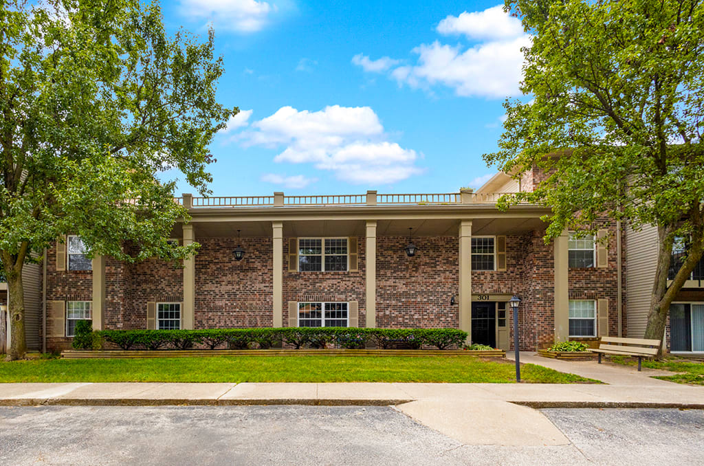 Photos of Cambridge Square Bloomington | Bloomington IN Apartments