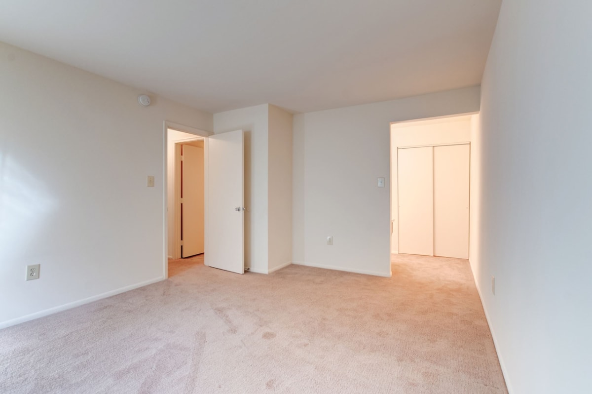 Photos and Video of Hunter's Run Apartments