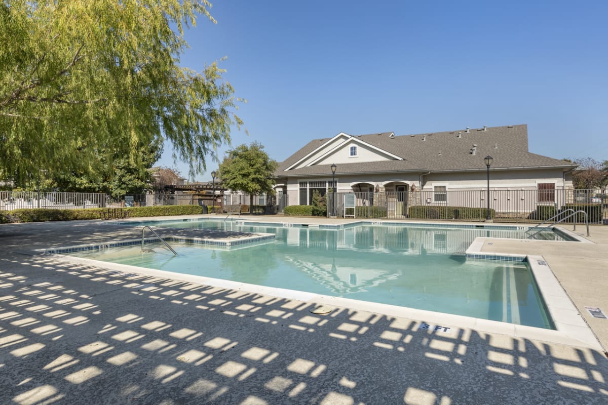 Photos and Video of Landings at Bluff Ridge Apartments in Dallas, TX