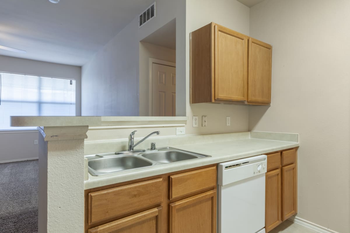 Photos and Video of Landings at Bluff Ridge Apartments in Dallas, TX