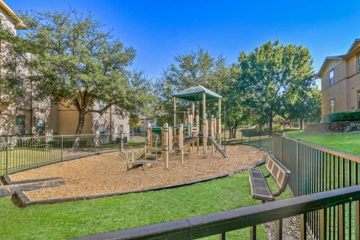 Photos and Video of Landings at Bluff Ridge Apartments in Dallas, TX