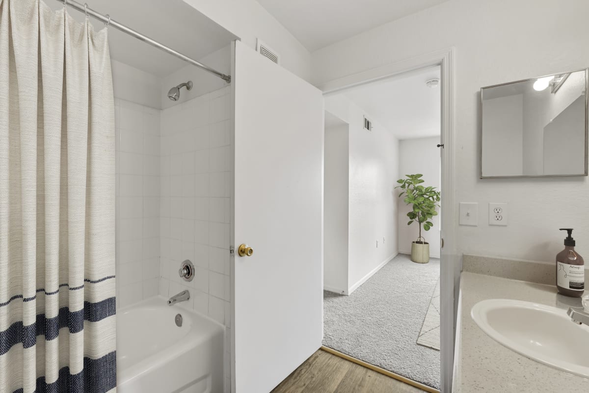 Photos & Video of West Pointe Villas Apartment Homes in Winter Garden