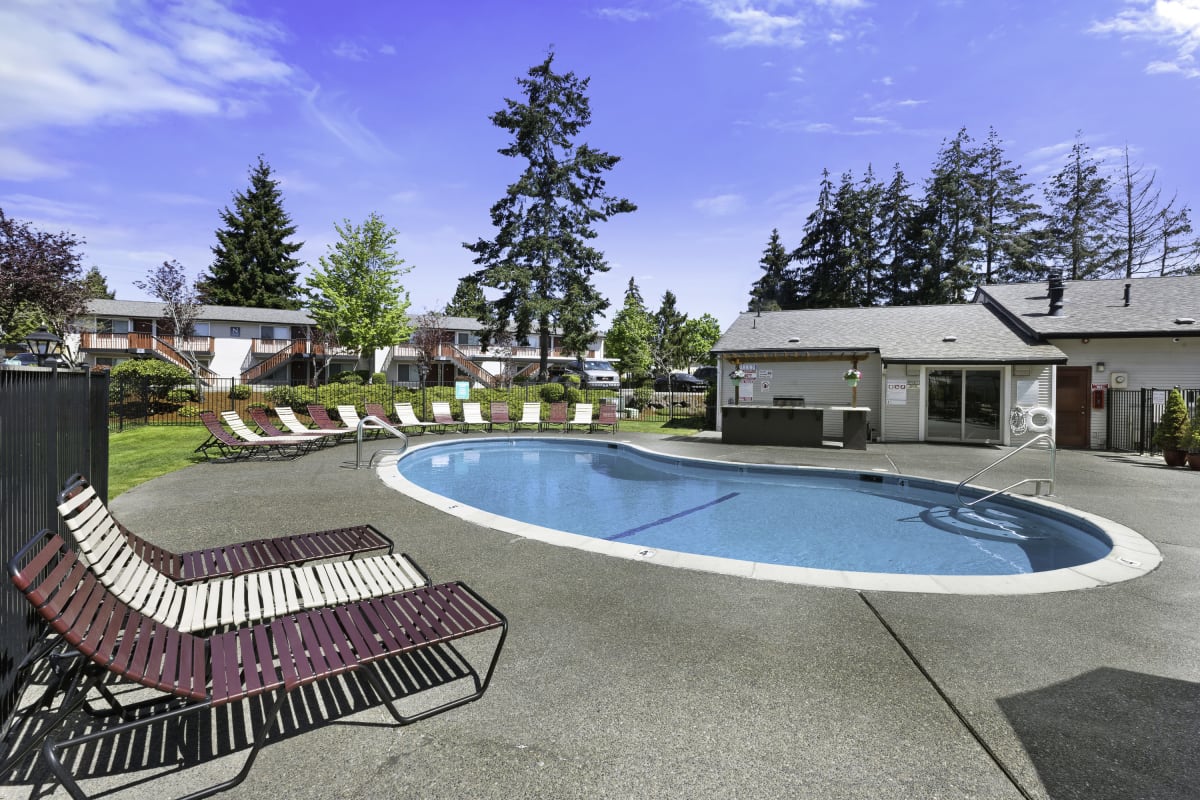 Lynnwood Apartments for Rent | Pinewood Square | Photos