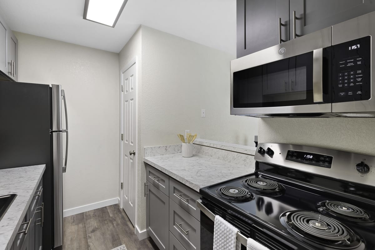 Lynnwood Apartments for Rent | Pinewood Square | Photos