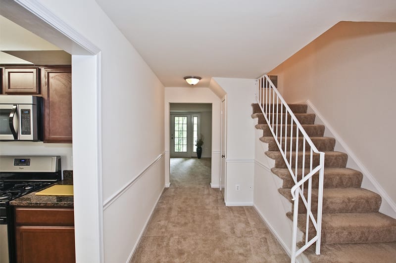 Apartments for Rent in Fairfax, VA | Fairfax Square