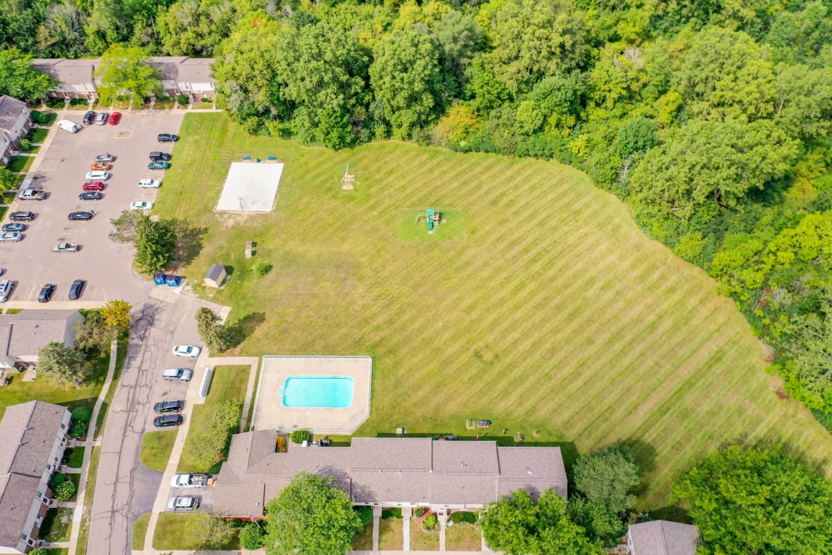 Photos and Video of Edgemont Park Townhomes in Grand Blanc, MI