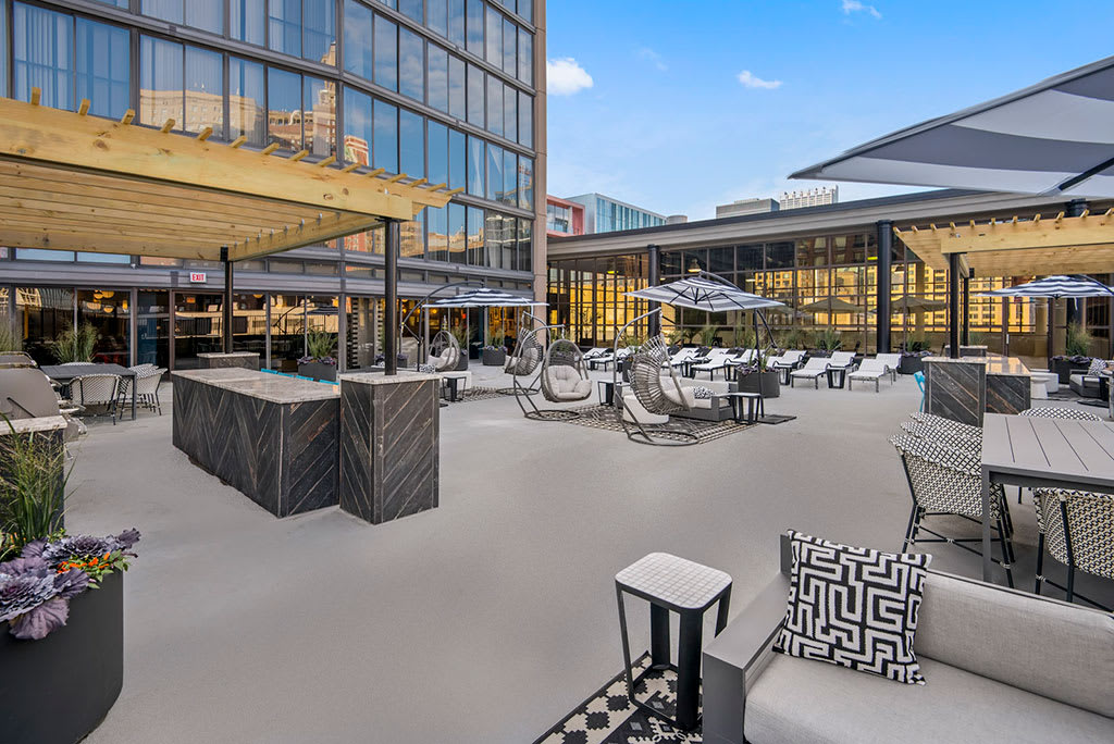 Photos of 777 South State | South Loop Apartments Chicago
