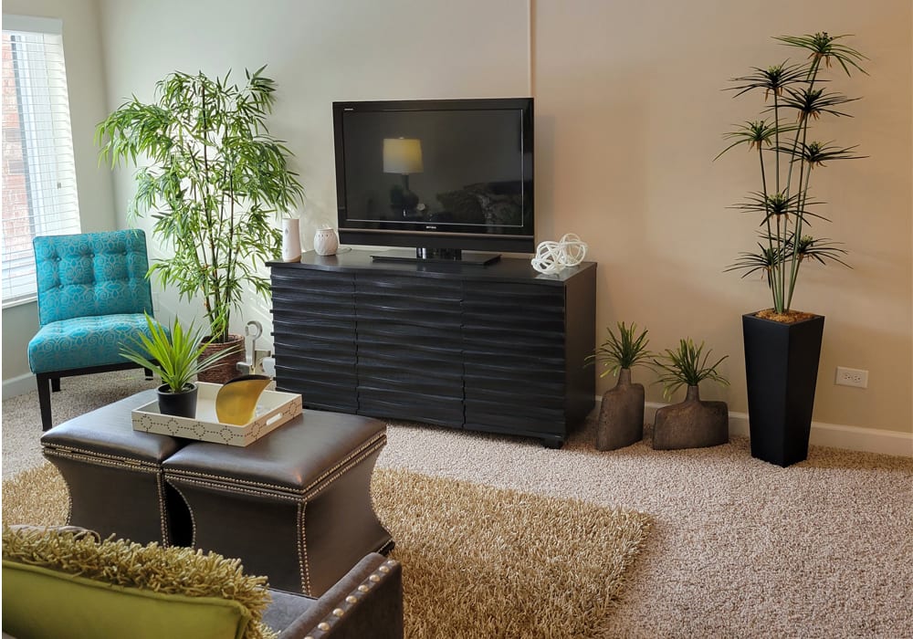 Elk Grove Village Apartment & Community Photos | Willow Crossing