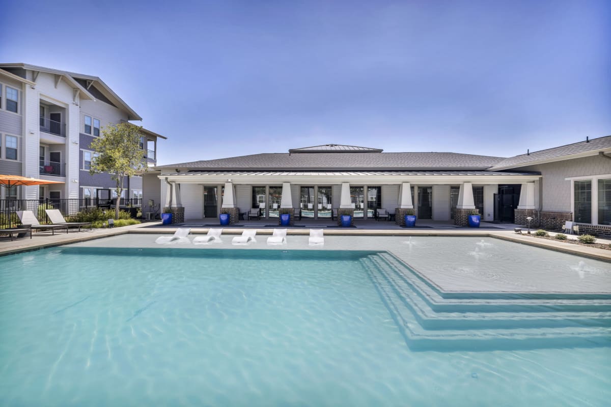 Photos and Video of Seven07 Lofts in San Antonio, TX