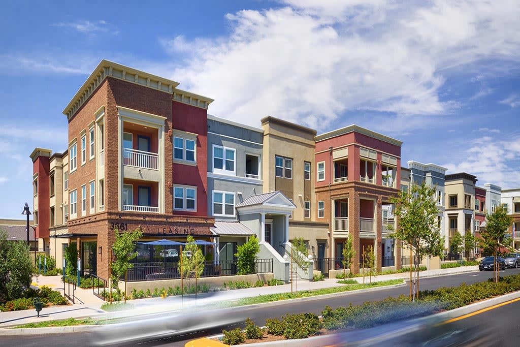 Riverside Plaza Apartments | Citron Apartment Homes