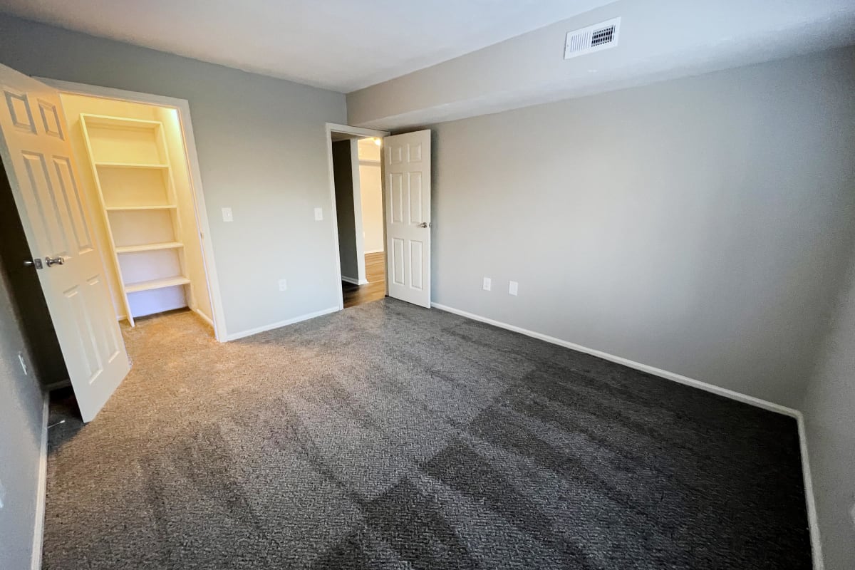 Photos and Video of Deercross Apartments in Blue Ash, OH