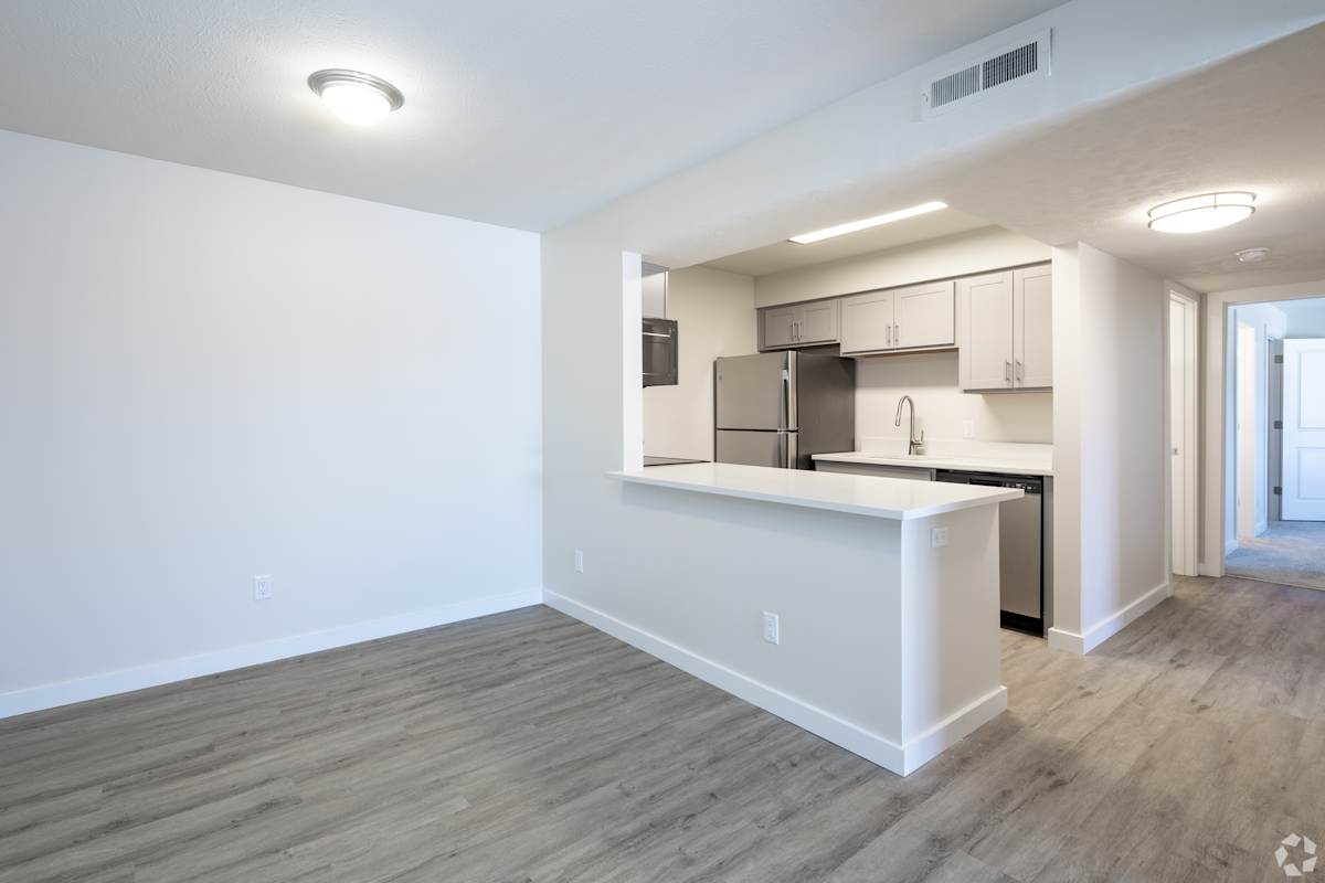 Apartments for Rent Valparaiso IN | Photos | Golfview Apartments