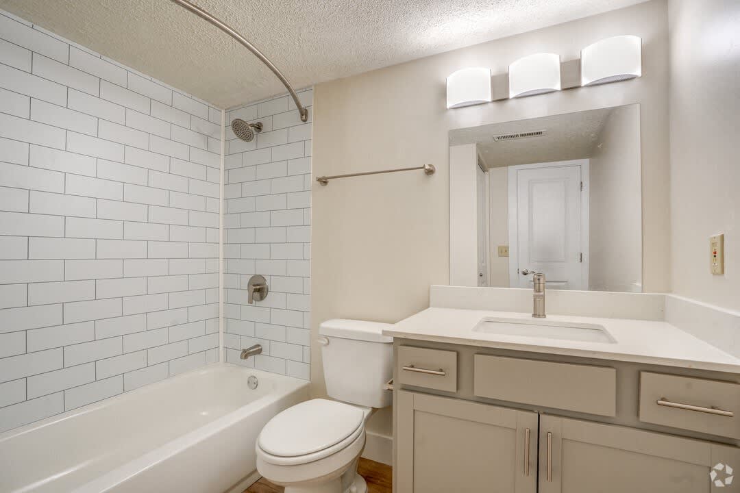 Apartments for Rent Valparaiso IN | Photos | Golfview Apartments