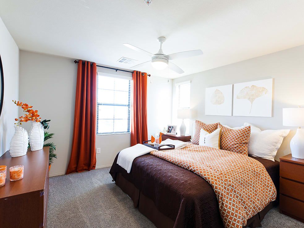 Apartments in Las Vegas, NV | Everett Apartments | Photos