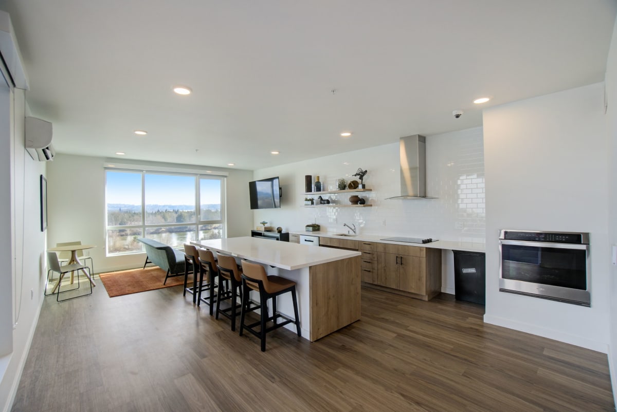 1 & 2-Bedroom Apartments in Everett, WA | Photo Gallery