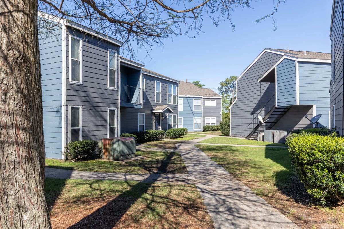 Photos of Whitney Manor Apartments | Gretna, LA Rentals