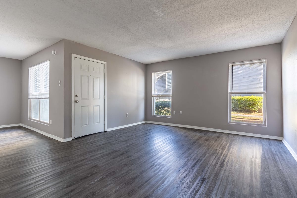 Photos of Whitney Manor Apartments | Gretna, LA Rentals
