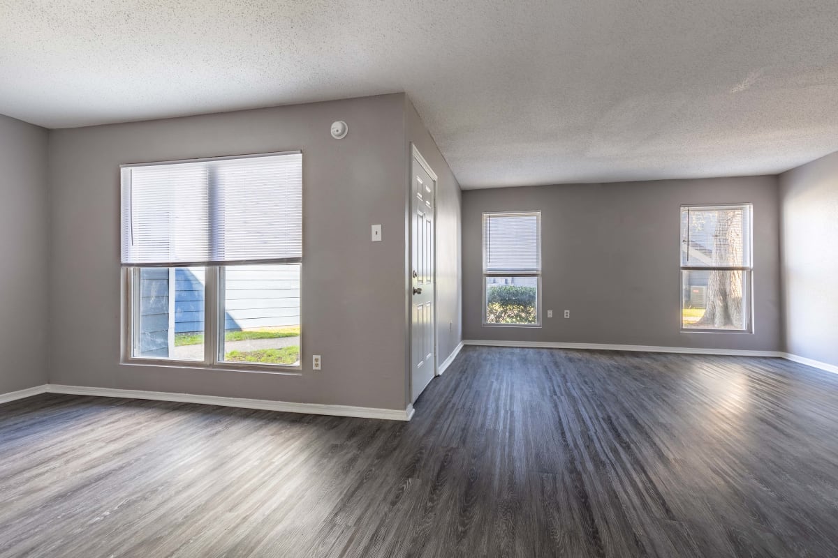 Photos of Whitney Manor Apartments | Gretna, LA Rentals
