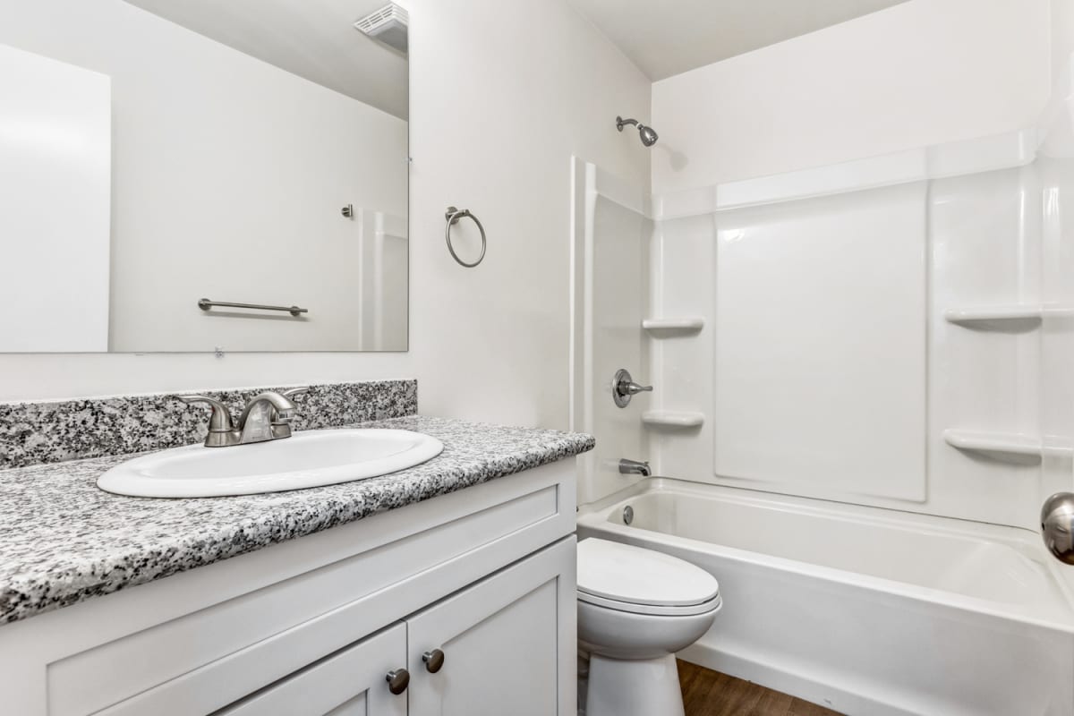 Photos of Whitney Manor Apartments | Gretna, LA Rentals