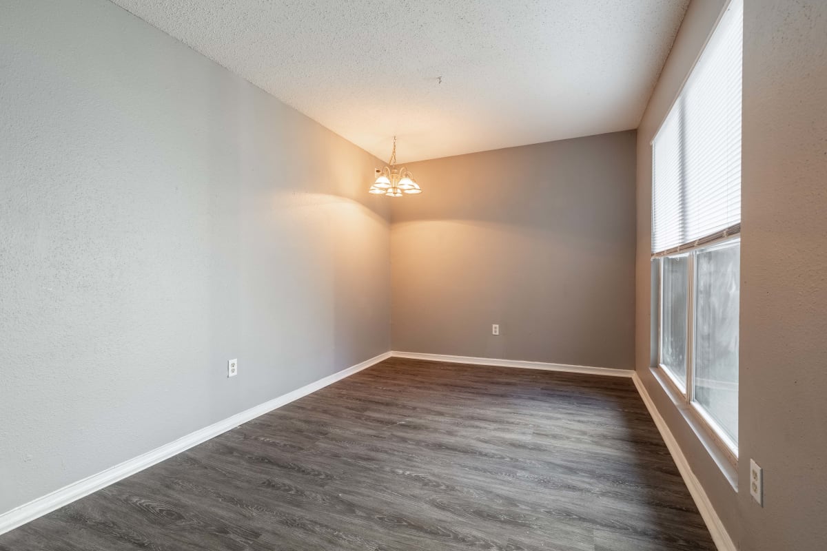 Photos of Whitney Manor Apartments | Gretna, LA Rentals