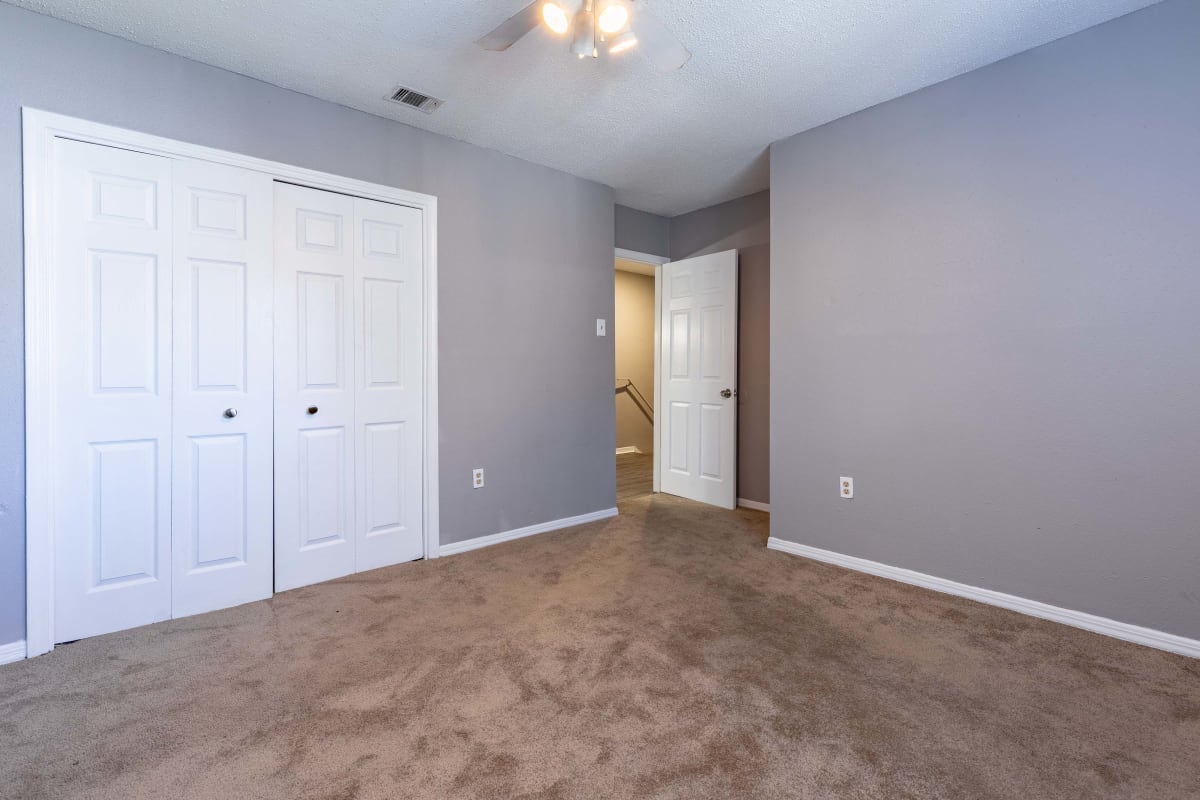 Photos of Whitney Manor Apartments | Gretna, LA Rentals