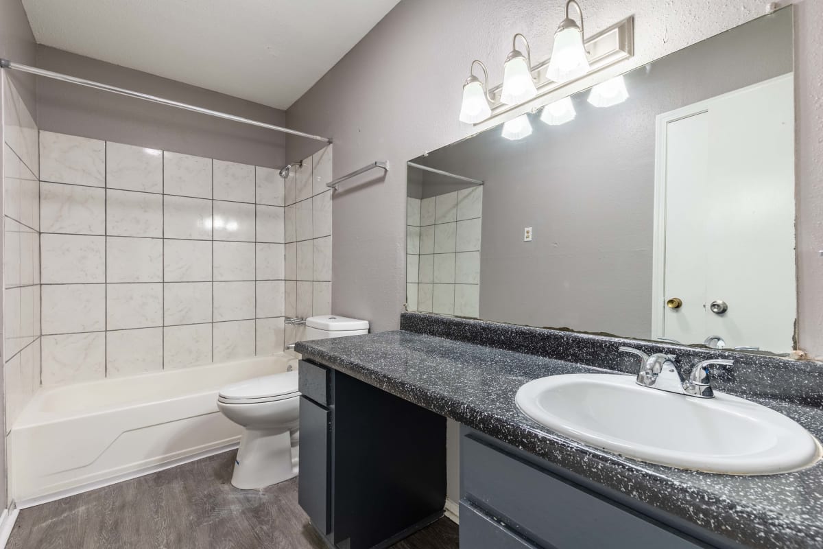 Photos of Whitney Manor Apartments | Gretna, LA Rentals