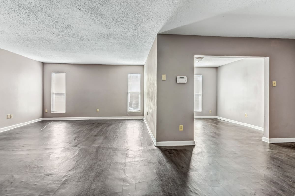 Photos of Whitney Manor Apartments | Gretna, LA Rentals