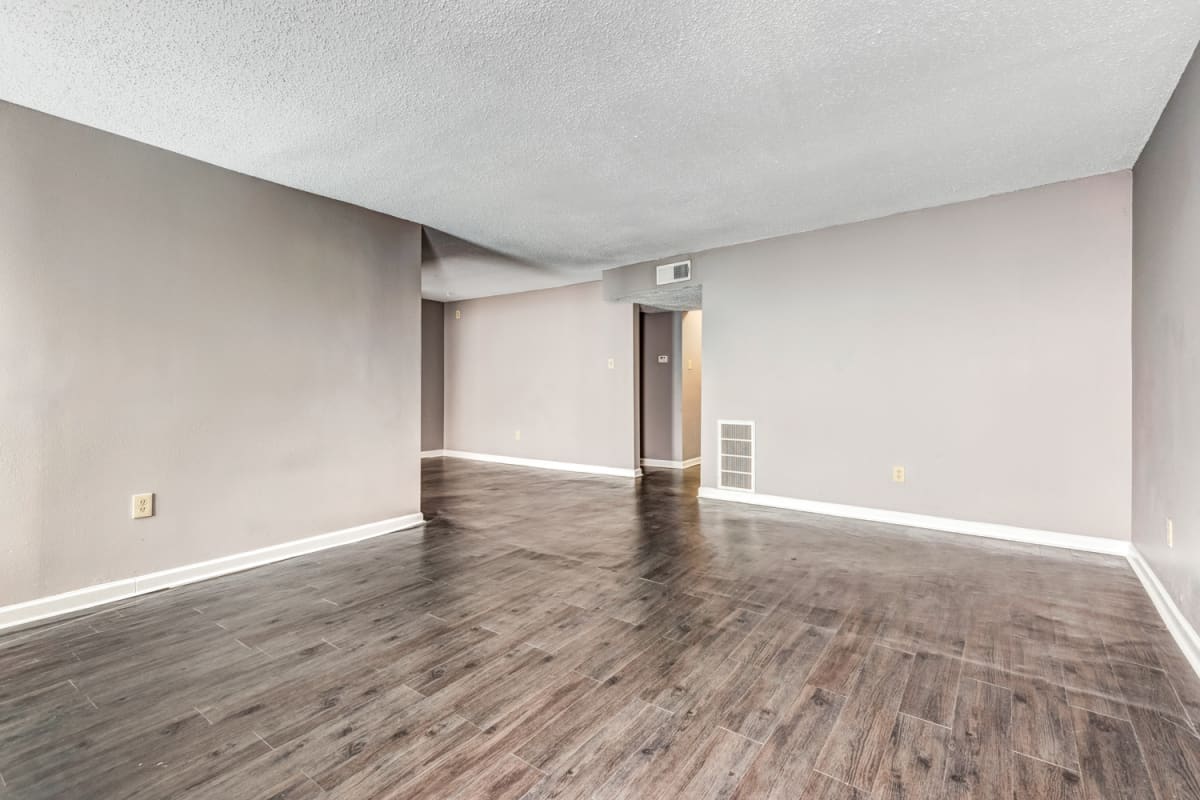 Photos of Whitney Manor Apartments | Gretna, LA Rentals