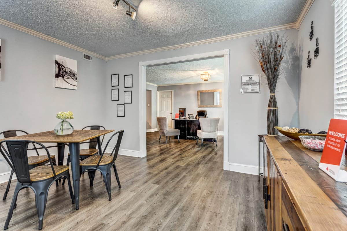 Photos of Whitney Manor Apartments | Gretna, LA Rentals