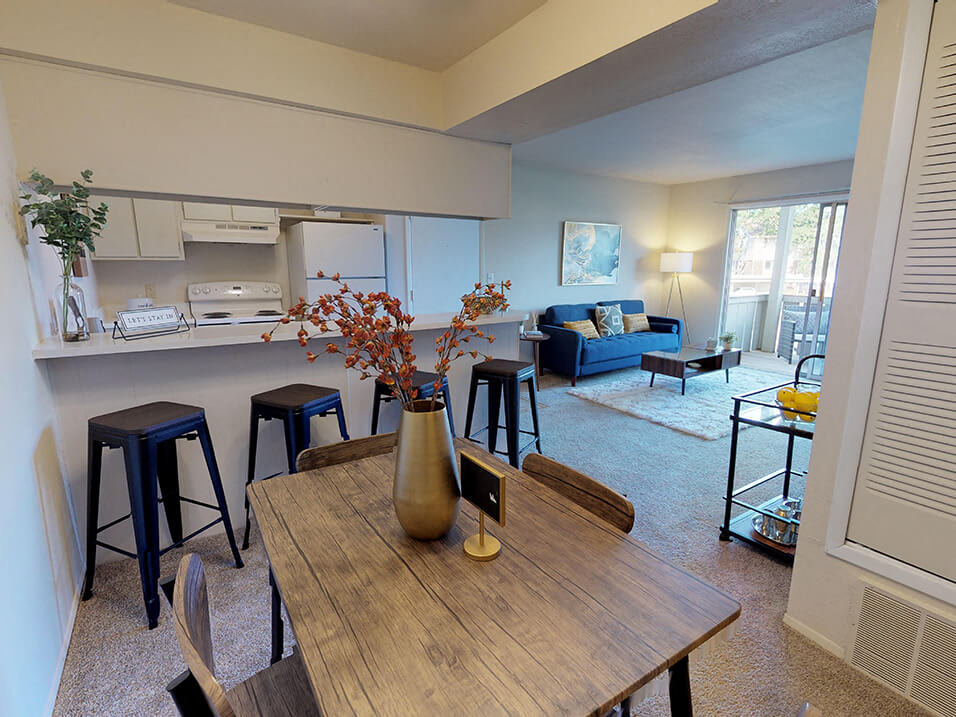 Photo Gallery | Castle Pointe | Apartments in East Lansing, MI