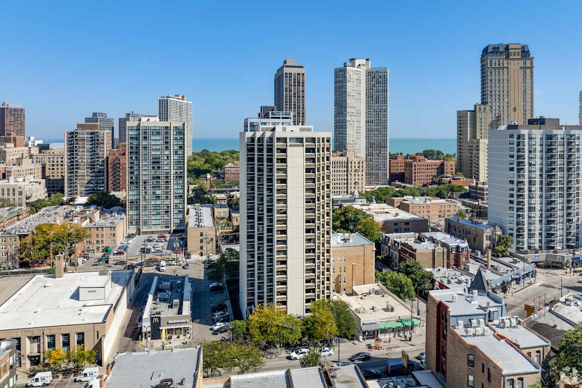Lincoln Park Apartments for Rent | The Kent