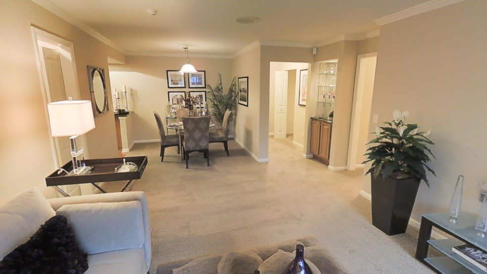 Oakbrook Terrace Apartments for Rent | Versailles on the Lakes