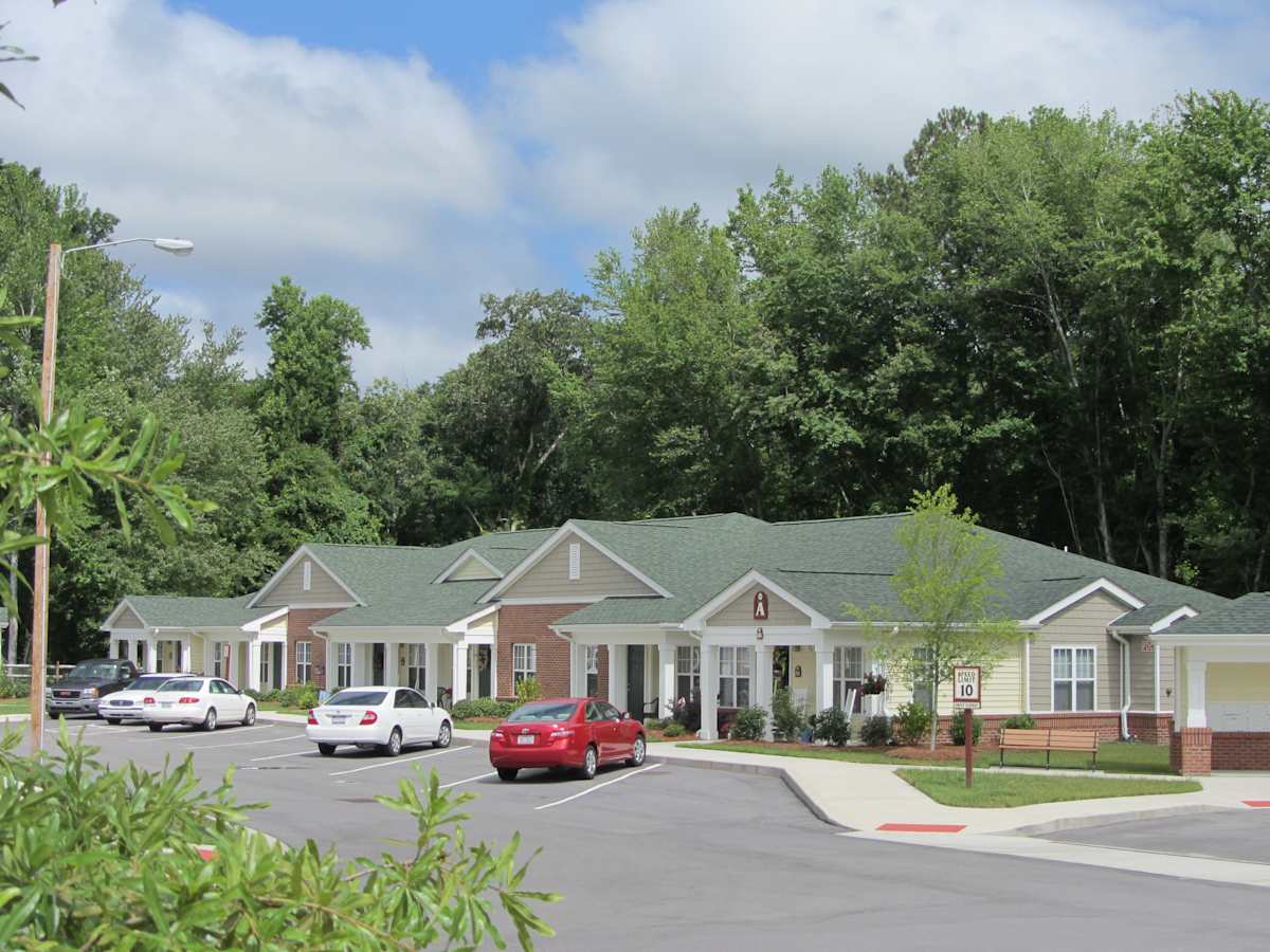 Photos and Video of Windsor Crossing Apartments in Lumberton, NC