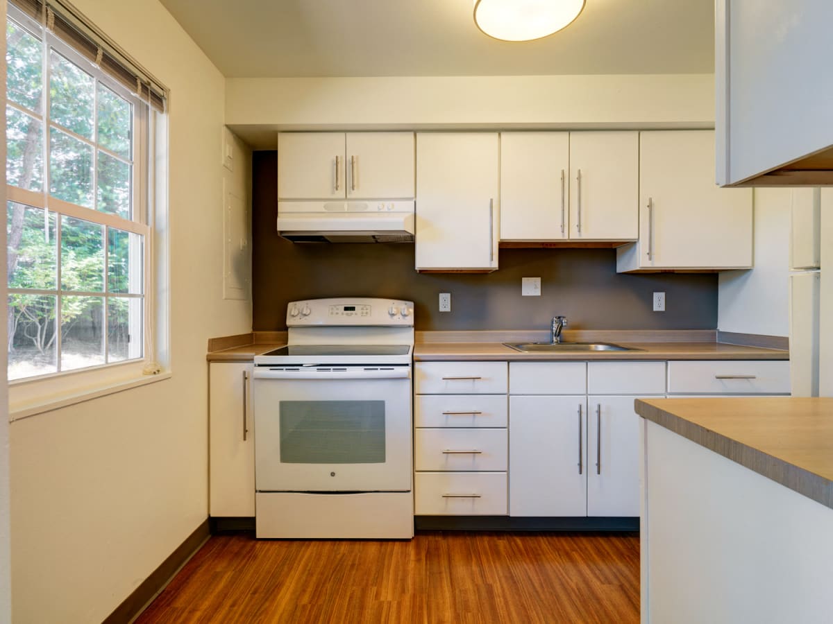 Townhomes for Rent in Springfield, MA | Colonial Estates