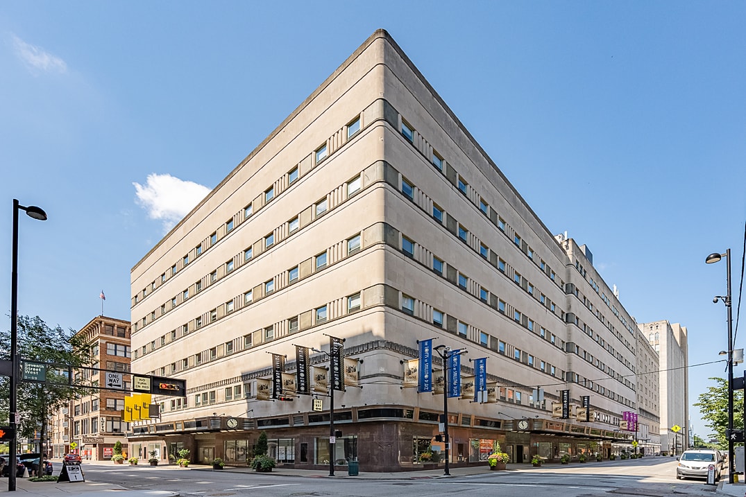 Downtown Cincinnati Apartments for Rent | The Lofts at Shillito Place