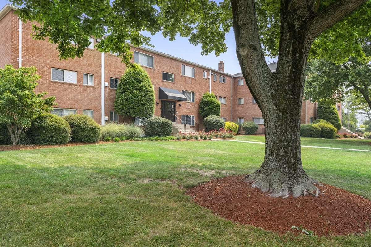 Apartments for Rent in Woodbridge, VA | Woodlee Terrace