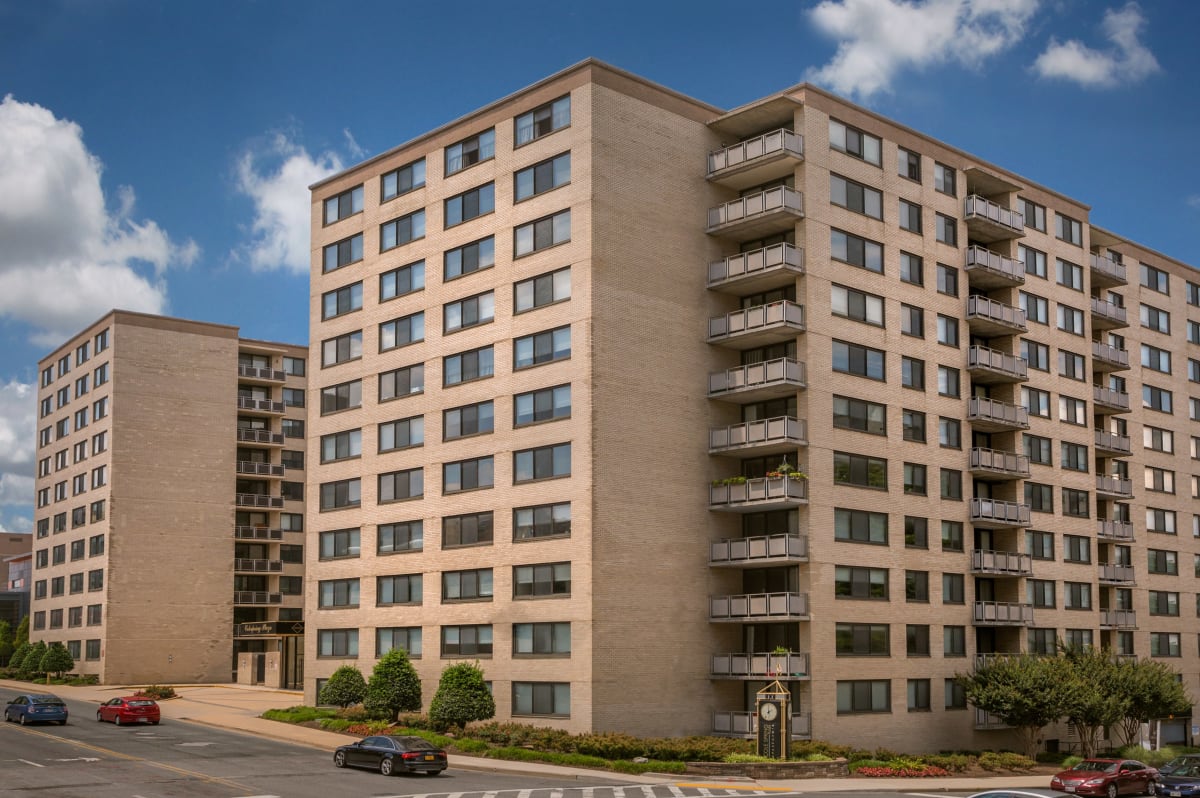 Silver Spring Apartments for Rent | Cole Spring Plaza