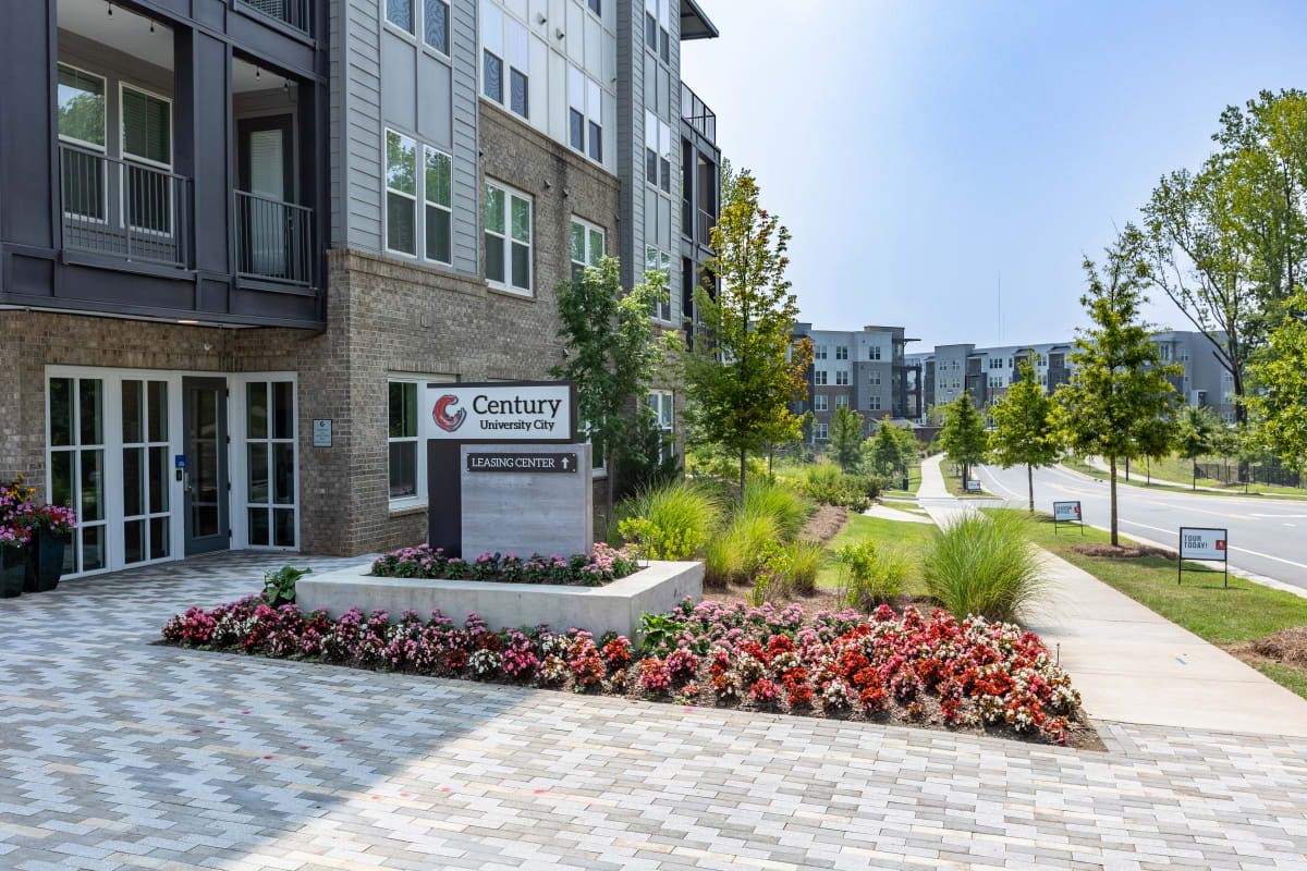 University City Charlotte Apartments | Century University City