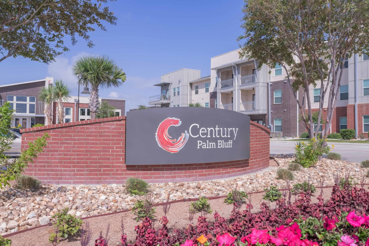 Portland Apartments | Century Palm Bluff Apartments