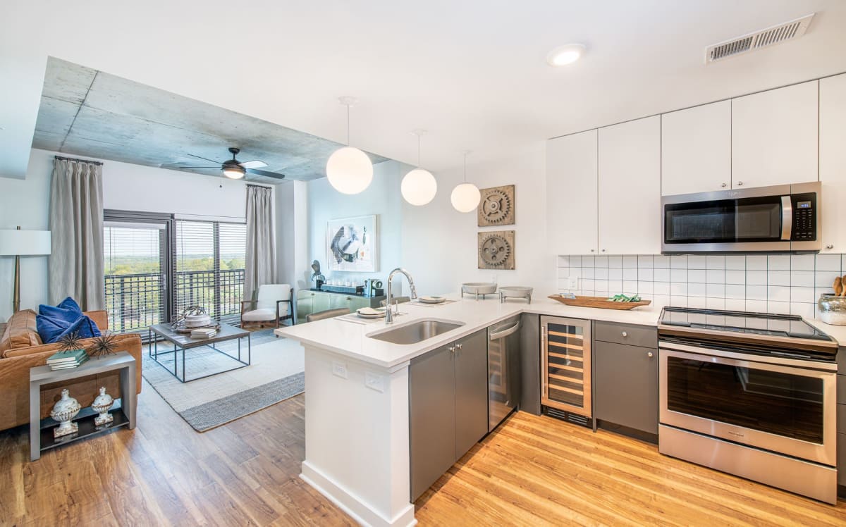 Apartments for Rent in Downtown Greenville | Deca Apartments