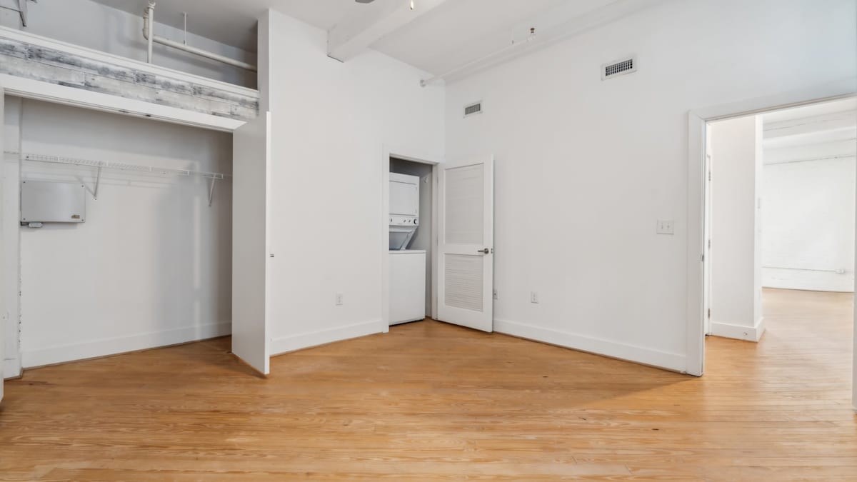 Photos / Video of luxury apartments First Colony Flats in Norfolk, VA
