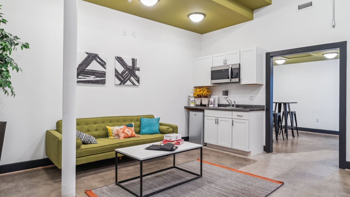 Photos / Video of luxury apartments First Colony Flats in Norfolk, VA