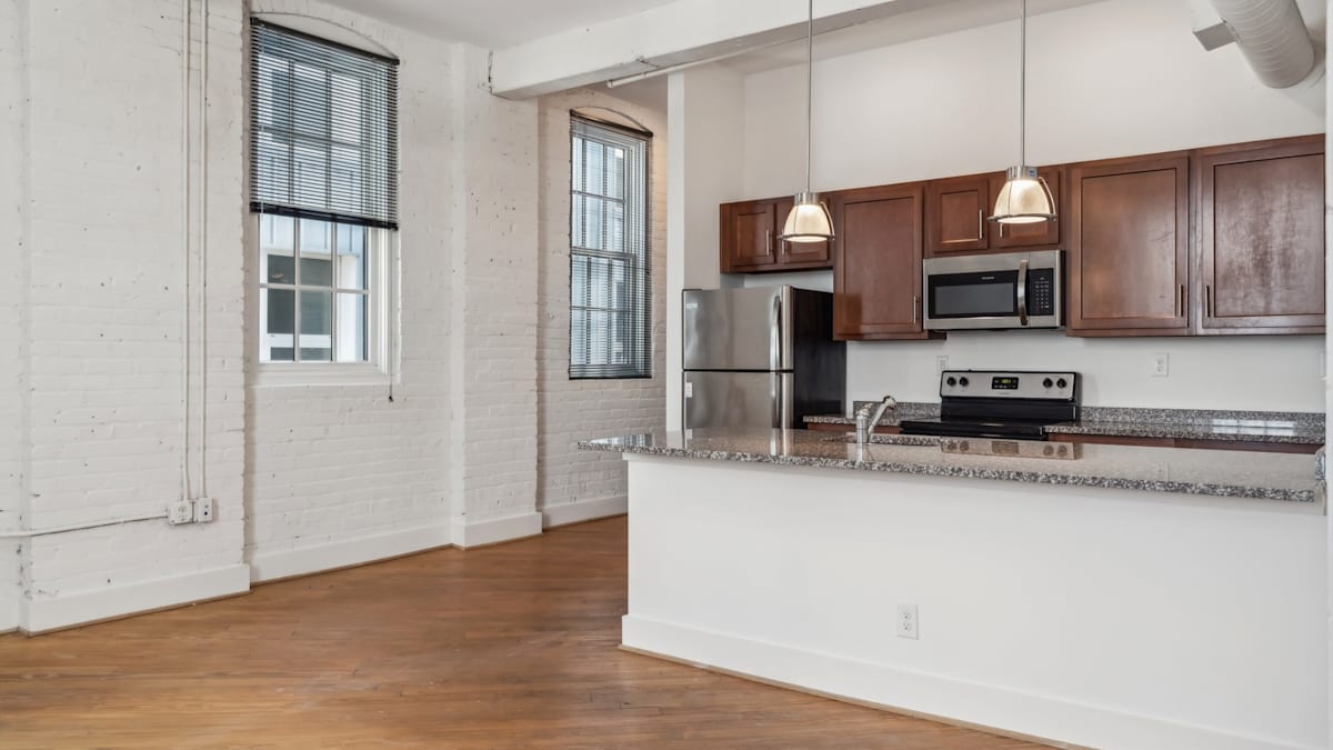 Photos / Video of luxury apartments First Colony Flats in Norfolk, VA