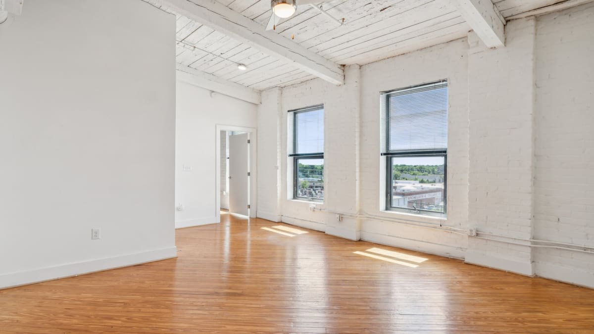 Photos / Video of luxury apartments First Colony Flats in Norfolk, VA