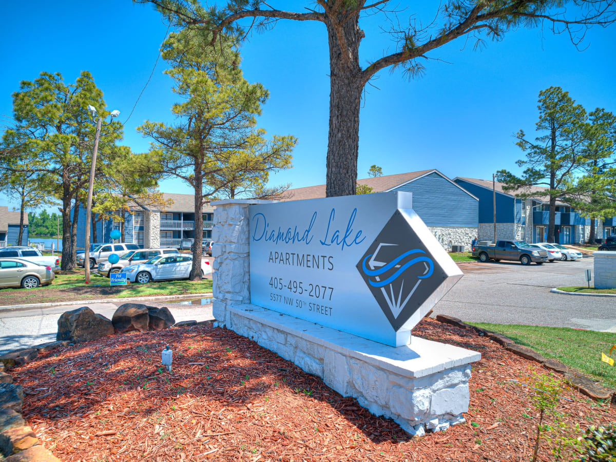 Apartments for Rent in Oklahoma City | Diamond Lake