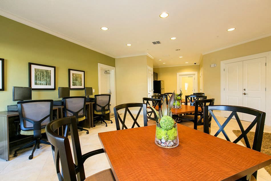 Photos and Video | Rolling Green Apartments | Concord Rents | Concord ...