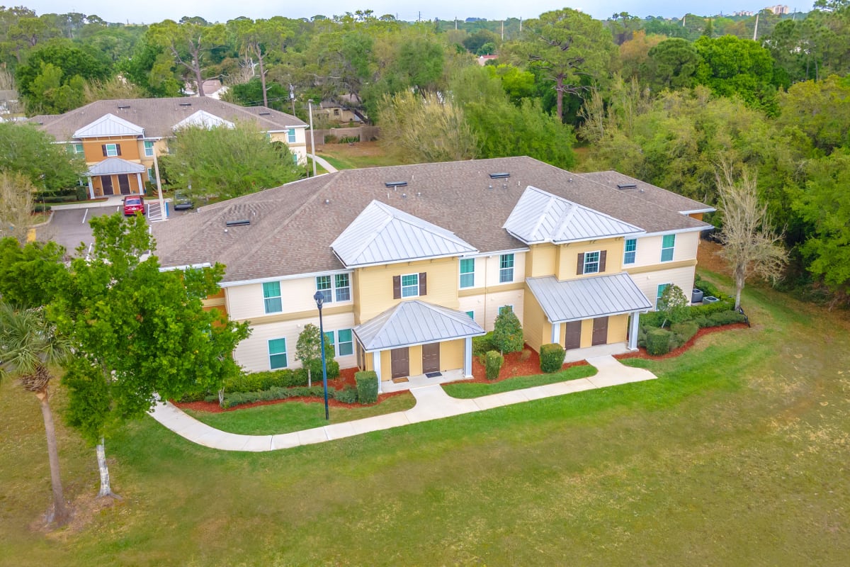 Photos and Video | Hammock Harbor Apartments | Concord Rents