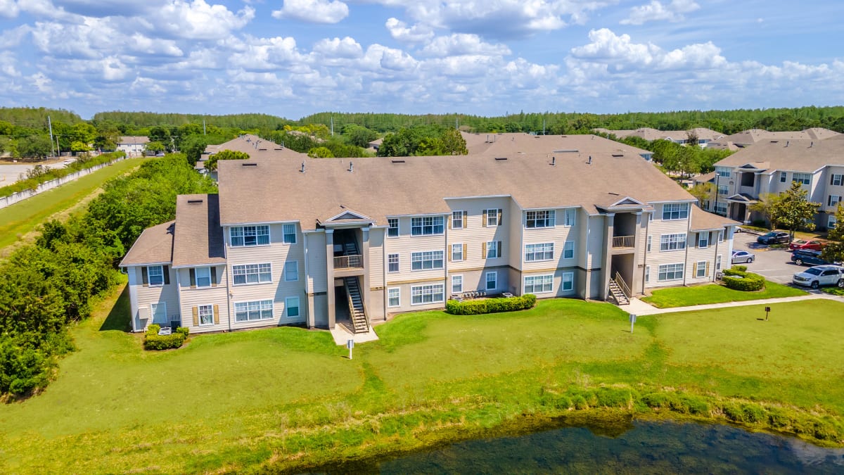 Property details for Hunters Run Apartments from Concord Management