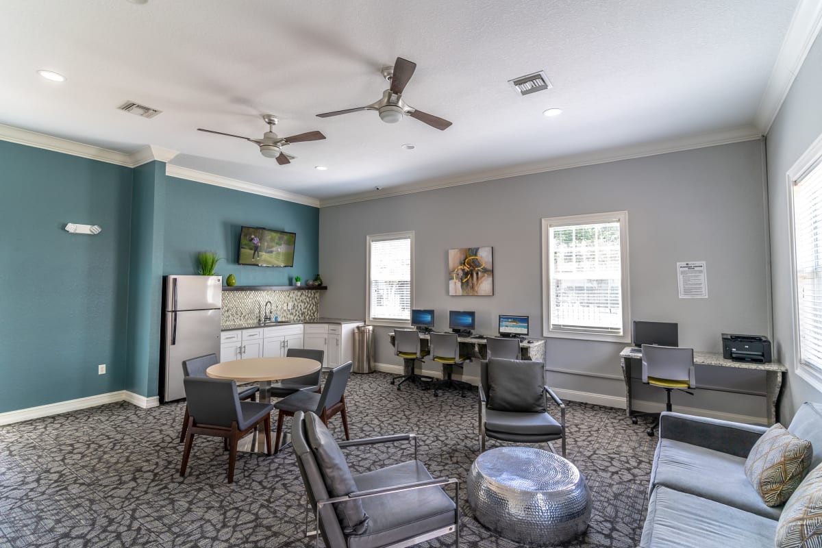 Photos and Video | Hunters Run Apartments | Concord Rents | Concord ...