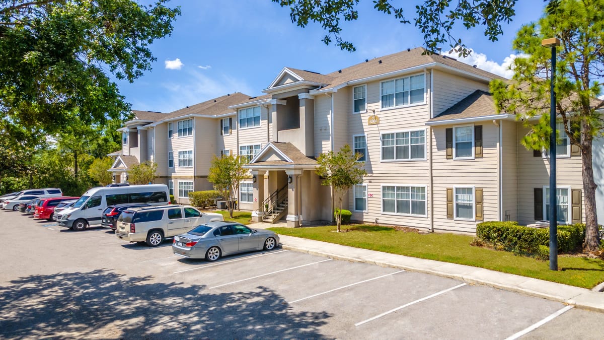 Photos and Video | Hunters Run Apartments | Concord Rents | Concord ...